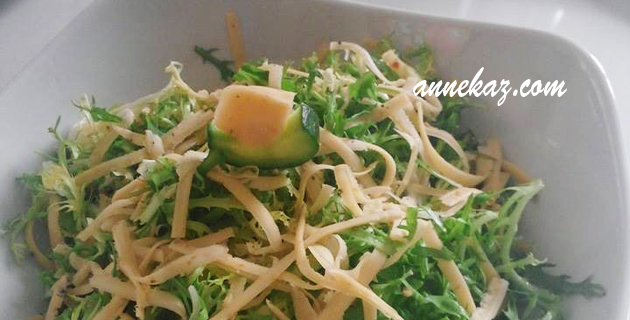 Peynirli radika salatası